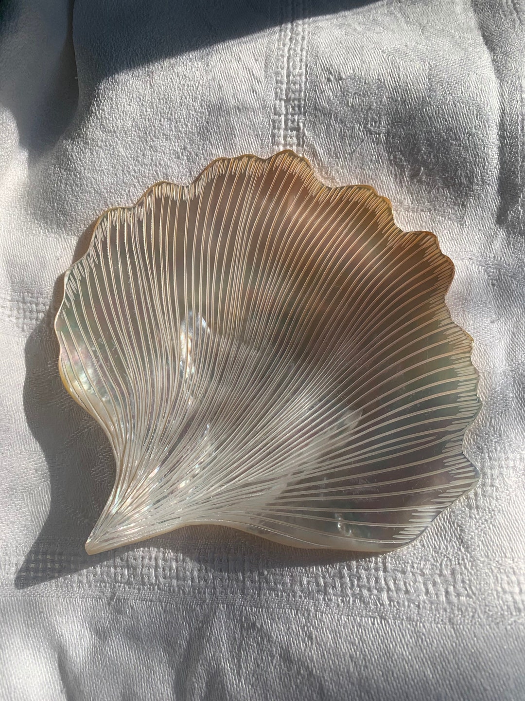 Delicate Mother of Pearl Decorative Dish With Carving Detail ...