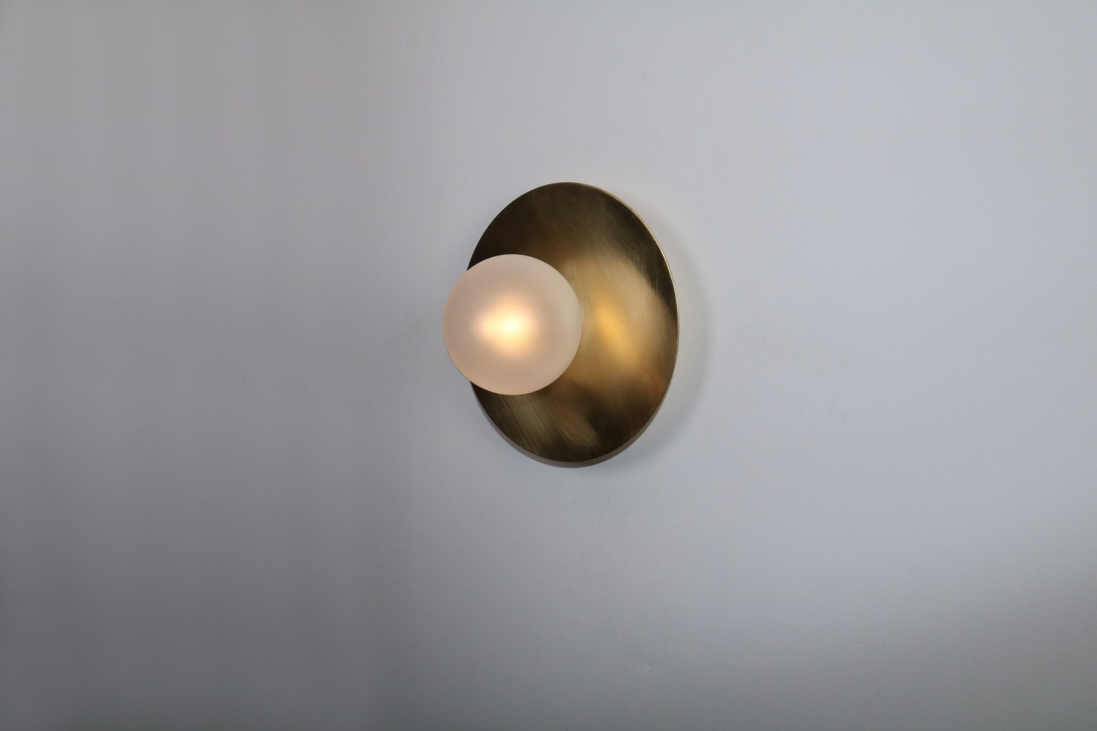 Brass Disc Wall Lighting - Sconce Globe Wall Lamp Vanity Light Fixture ...