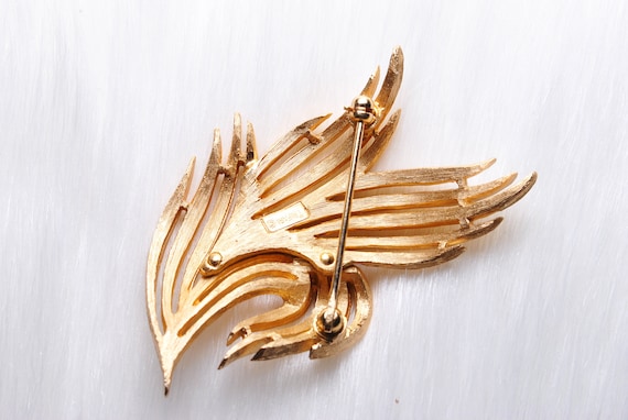 Vintage Collectible Trifari Gold Toned Large Floral L… - Gem