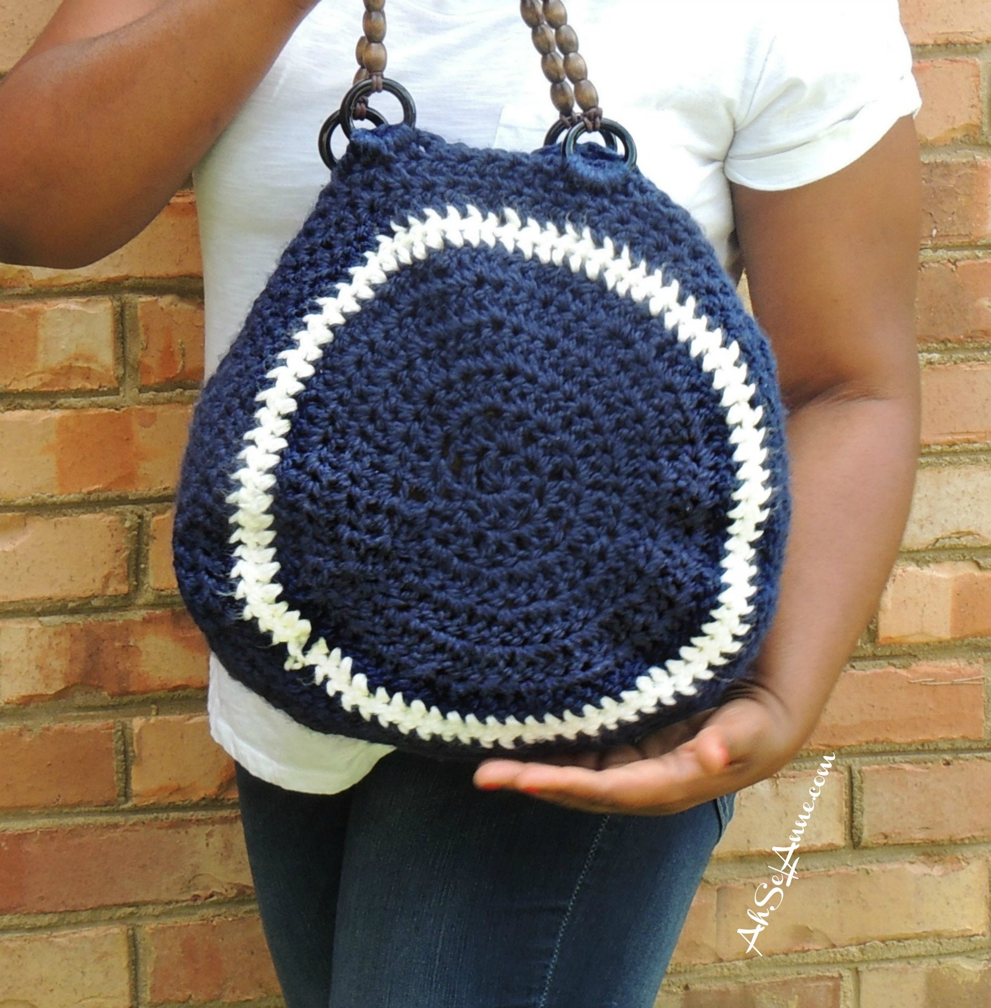 Round Crochet Bag| Circular Crochet Bag With Wooden Handles| Round ...