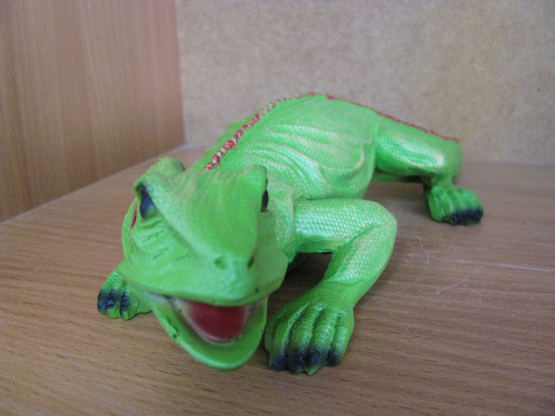 Iguana Sculpture *reptile Memorial *lizard Figurine *exotic Garden ...