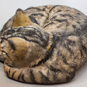 Cat Urn for Ashes *keepsake Memorial *cremation Pet Statue Handpainted ...