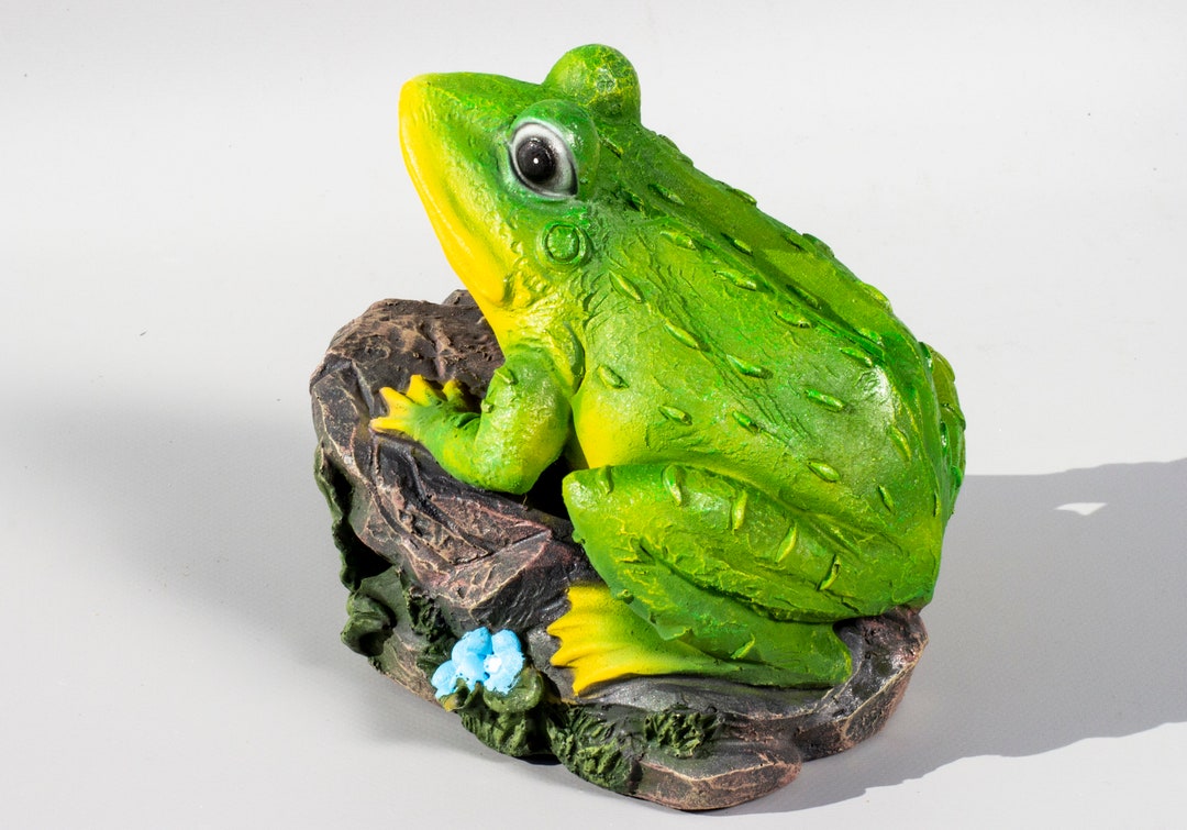 Frog on Rock *garden Statue Toad *wildlife Animal Figure *outdoor Back ...