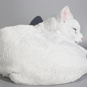 White Cat Statue memorial Pet Figurine sleeping Cat Loss Sculpture ...