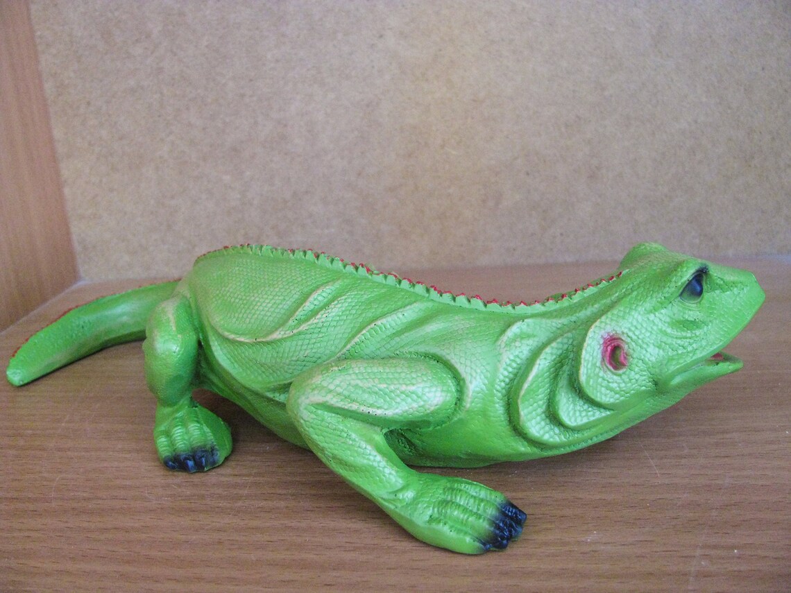 Iguana Sculpture *reptile Memorial *lizard Figurine *exotic Garden ...
