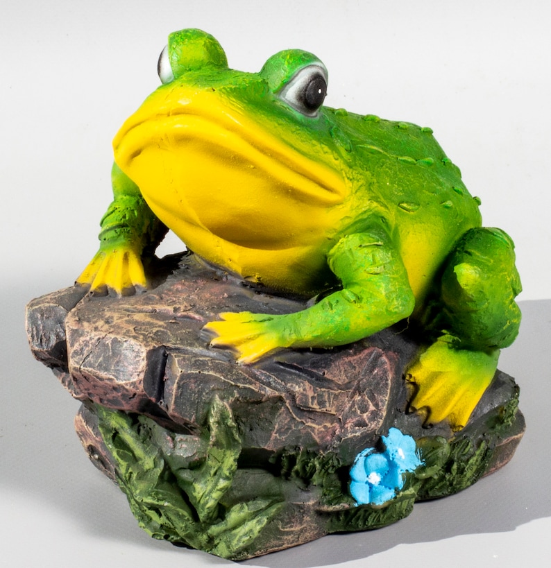 Frog on Rock garden Statue Toad wildlife Animal Figure | Etsy