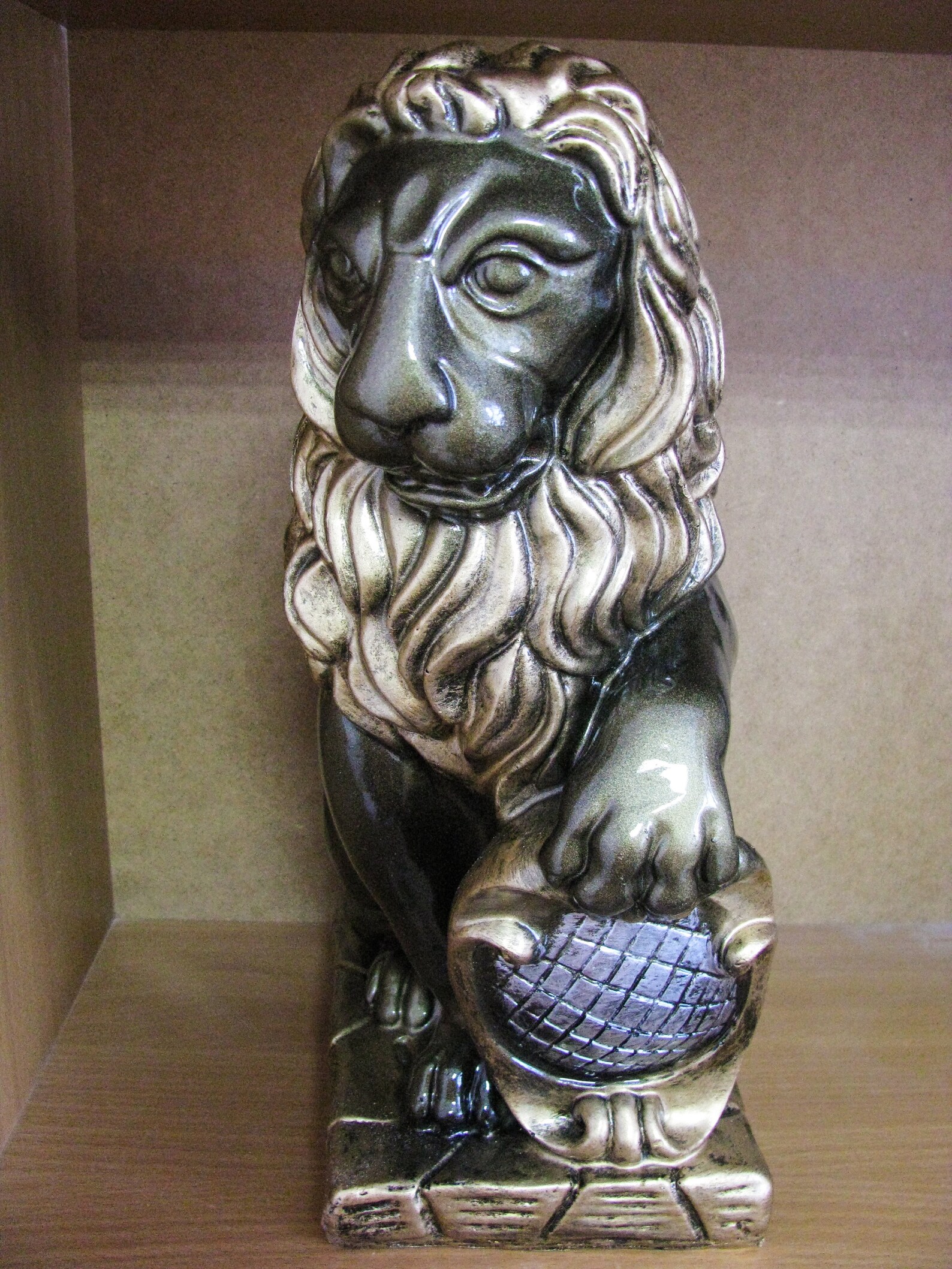 Lion Garden Statue *guardian Sculpture *shield Figurine *entry Porch ...