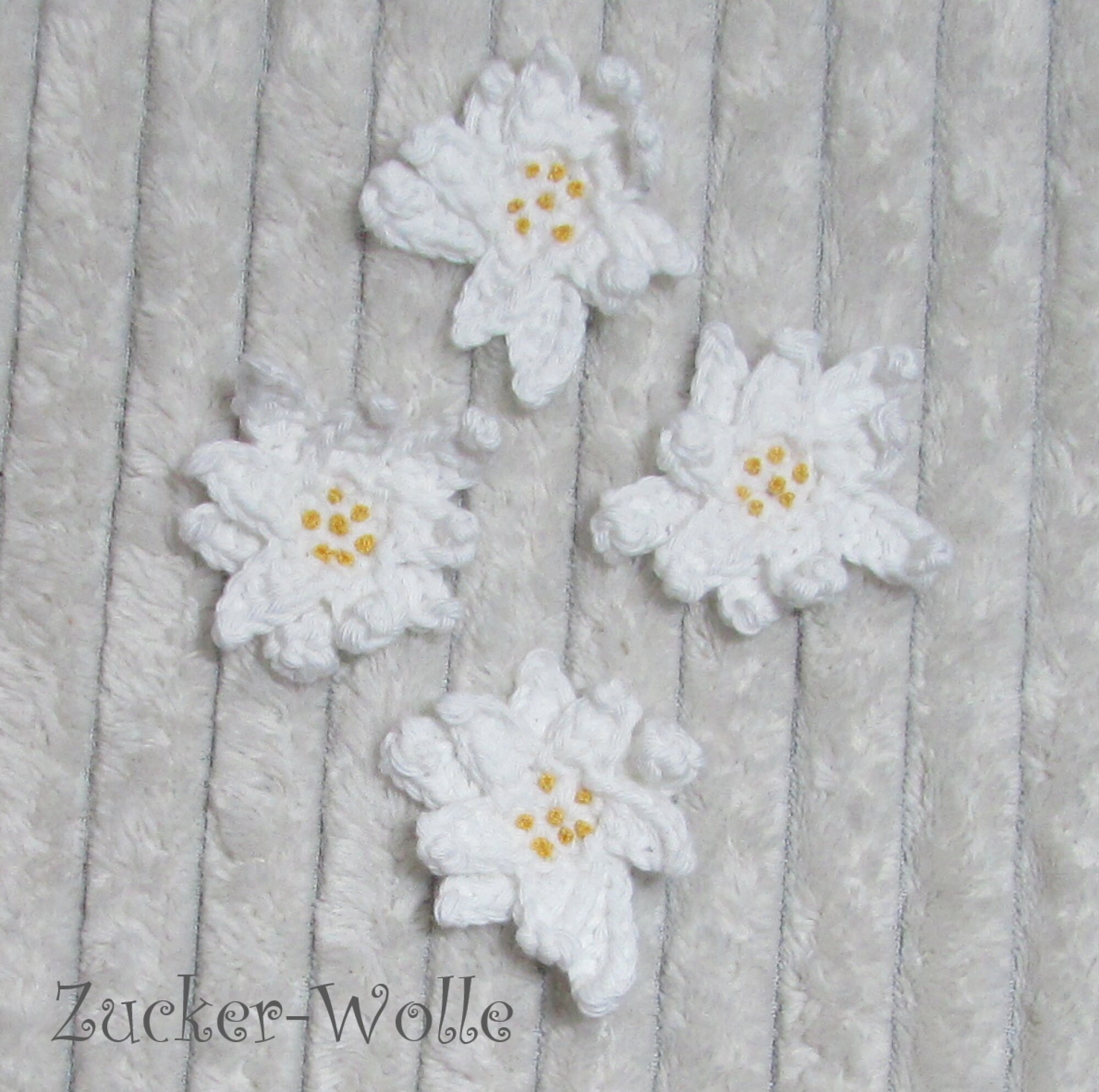 Edelweiss 2 pieces of costumes Crochet applique | Etsy