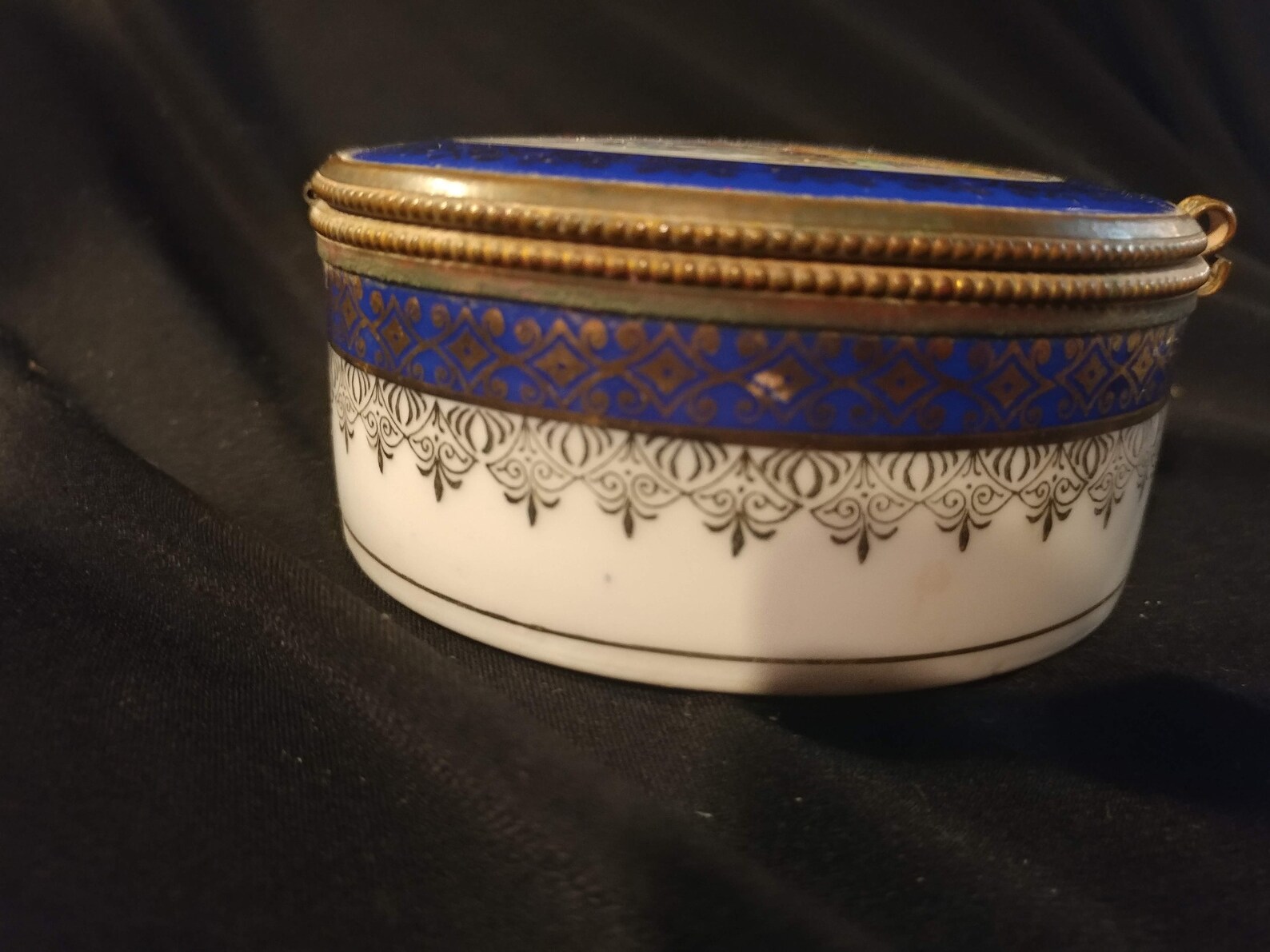 Vintage Czechoslovakian Hand Painted Porcelain Powder Box/ - Etsy