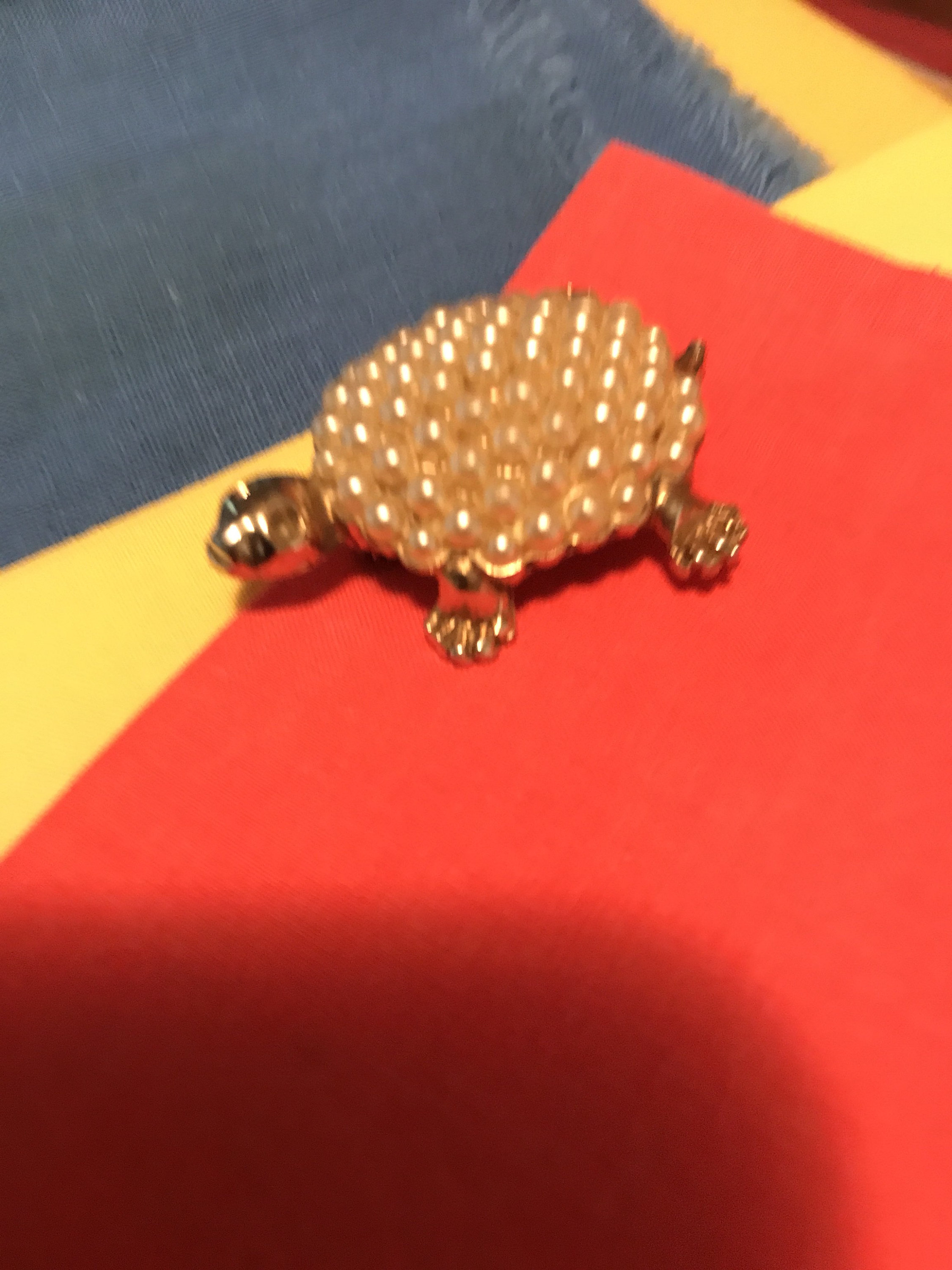 A very Pretty Old Vintage Goldtone Turtle Figural Pin with Faux Pearl ...
