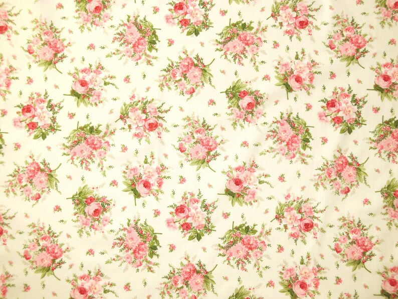 Patchwork Rose Fabrics Pink Roses Heather 8392 E by Jennifer | Etsy