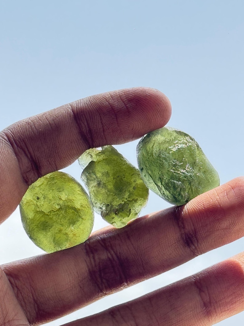 Raw Moldavite Crystal - Authentic Moldavite Stone for Healing & Energy ...