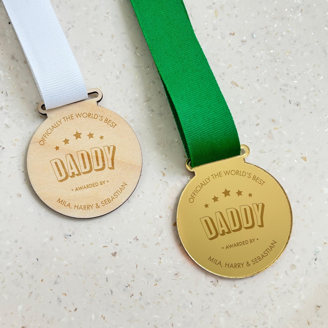 Personalised World's Best Dad Medal, Father's Day Gift, No.1 Dad, Gift ...