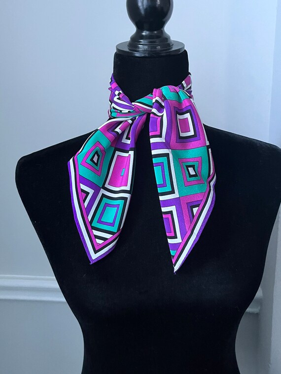 Vintage 20" ELAINE GOLD Silk Scarf, Geometric Print V… - Gem