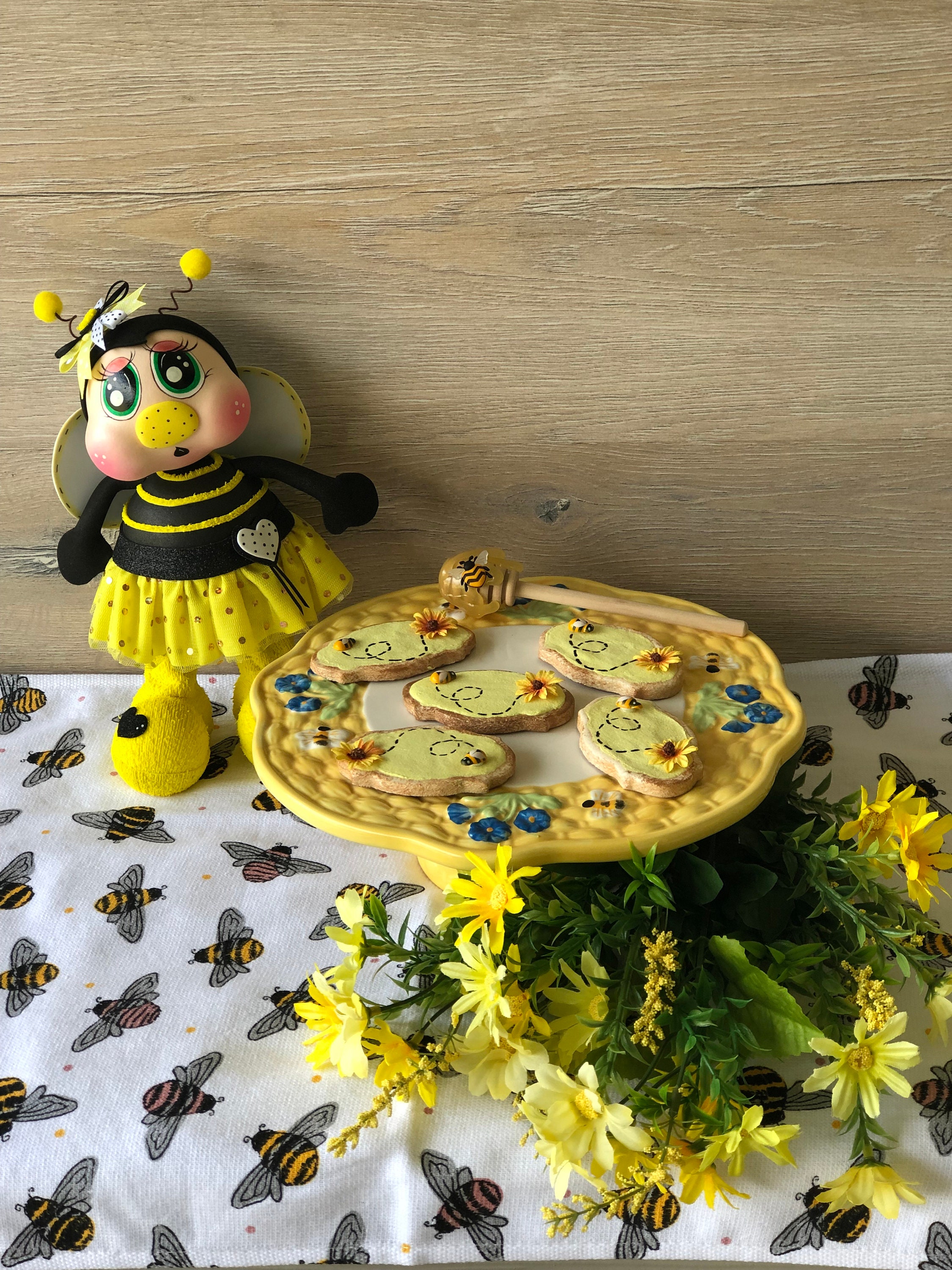 Fake Bee Theme Cookies, Summer Bumble Bee, Faux Cookies , Artificial ...