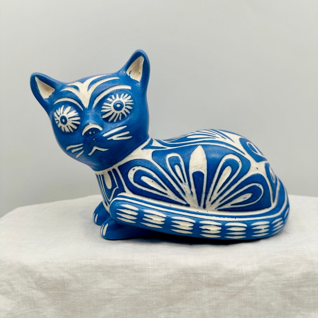 Pablo Zabal Blue and White Sgraffito Pottery Cat Figurine Hand Carved ...
