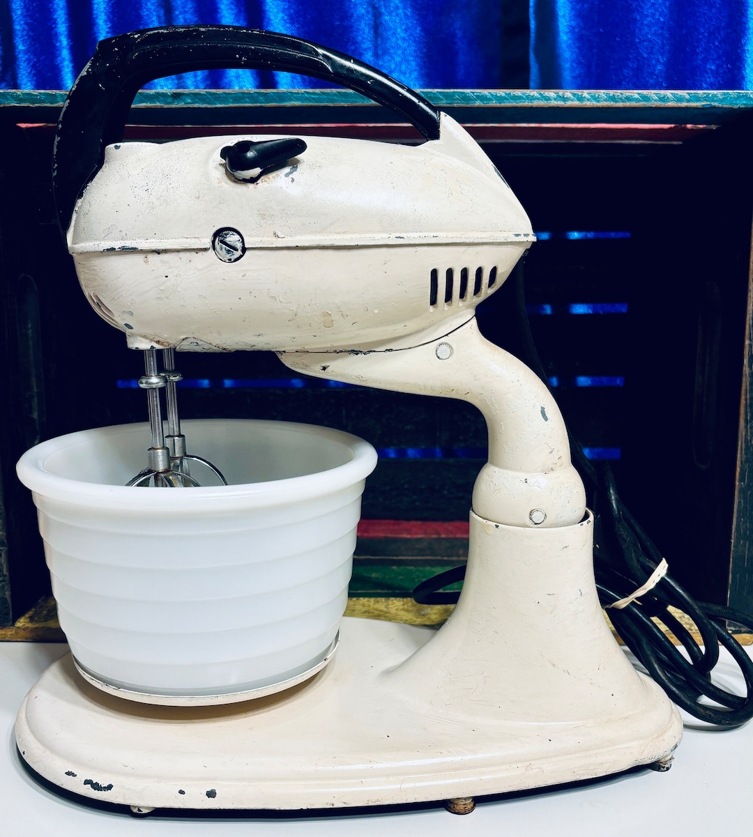 1940s Dormeyer Kitchen Mixer With Milk Glass Bowl - Etsy
