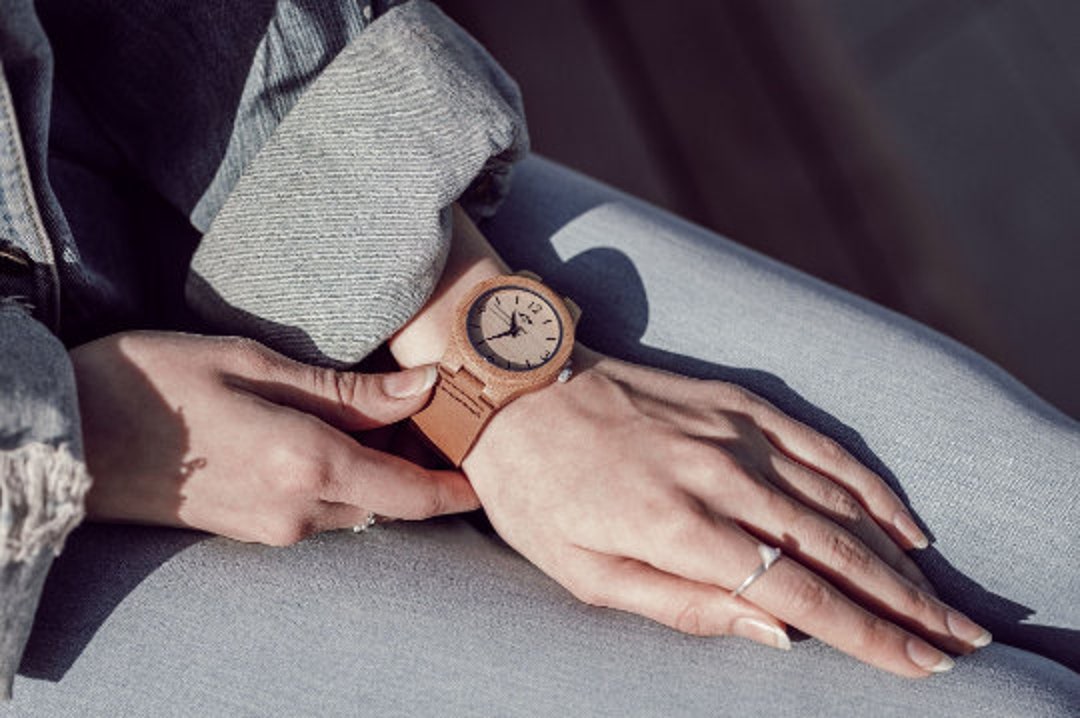 Engraved Bamboo Couple’s Watch With Brown Leather Strap,men and Women ...