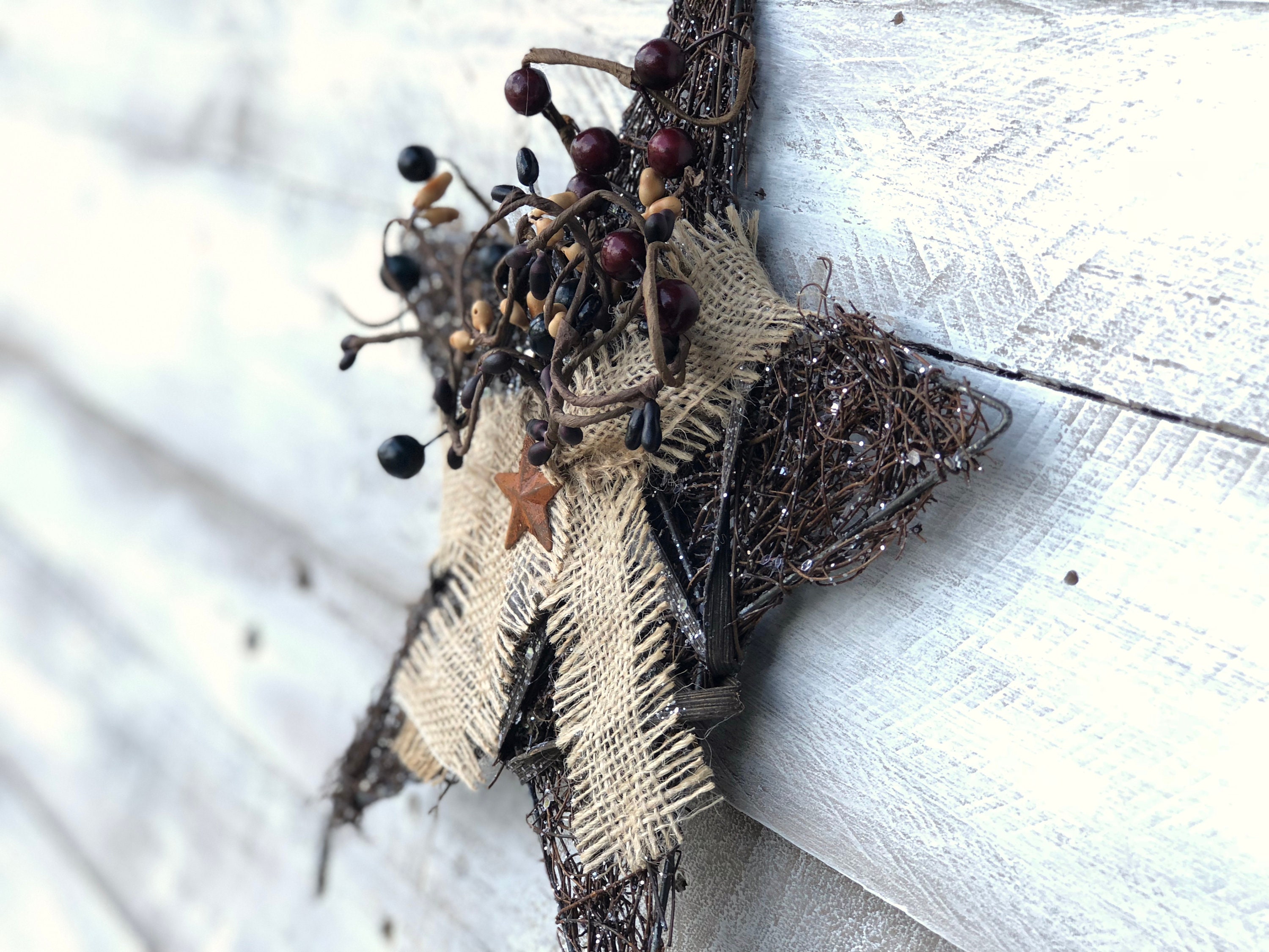 Grapevine Glitter Star With Pip Berries.primitive Wall - Etsy