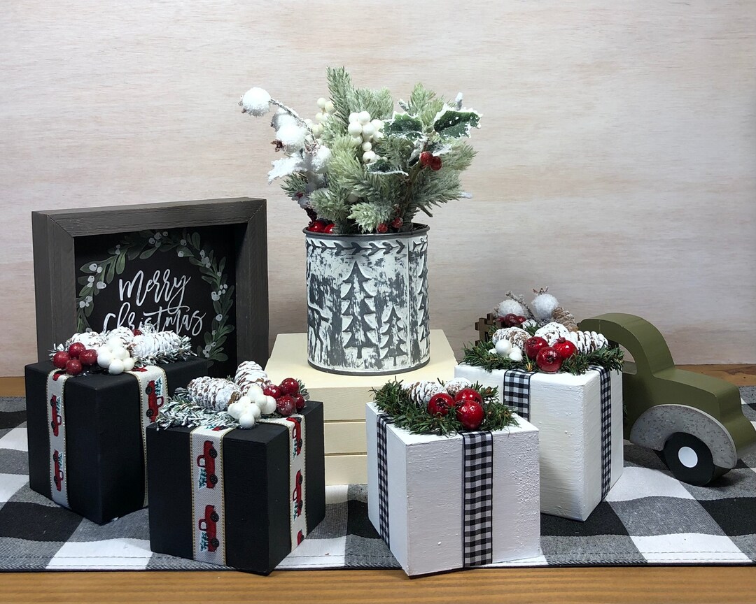 Galvanized Embossed Can With Frosted Evergreen, Holly and Red Berries ...
