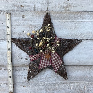Grapevine Glitter Star With Pip Berries.primitive Wall Decor.country ...