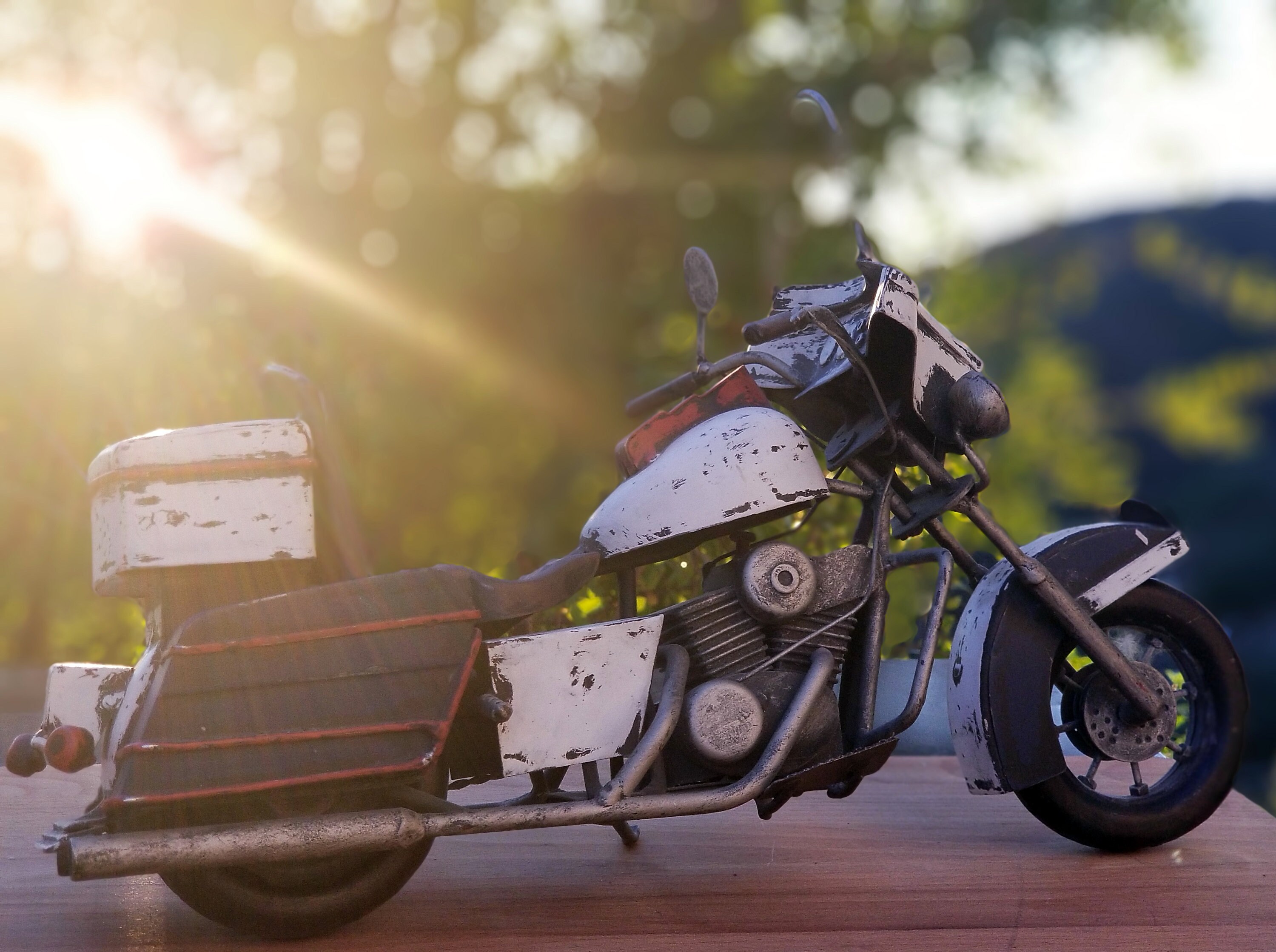 SHIPS Free-white Mini Model Motorcycle Motor Tin Bike Welded Art ...
