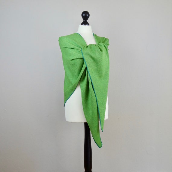 Triangle cloth made of finest merino wool / scarf / stole | Etsy