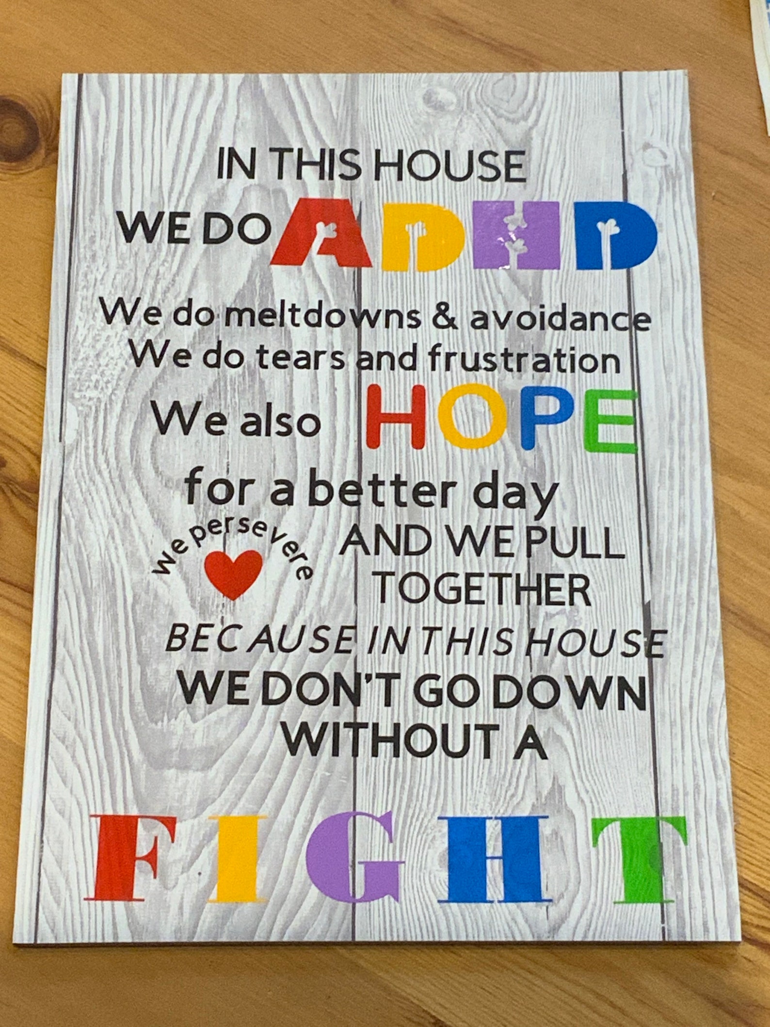 In This House We Do ADHD Spruch - Hölzerne Wandtafel A4 A5 Home ADHD ...