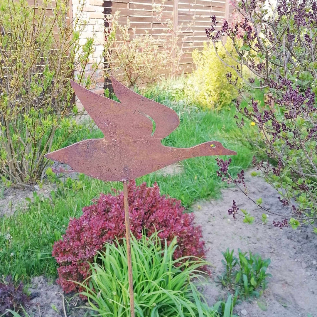 Metal Flying Goose Garden Decor, Metal Bird Garden Art, Funny Garden ...