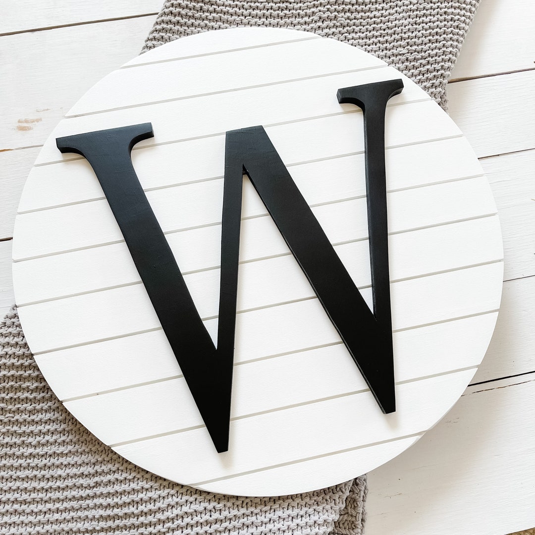 Monogram Shiplap Sign / Round Letter Sign / Wood Wall Decor - Etsy