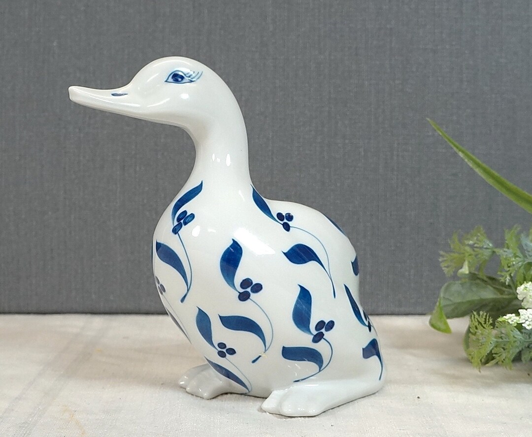 Pretty Porcelain Duck, Hand-painted Animal Figure, Decoration, Knick ...