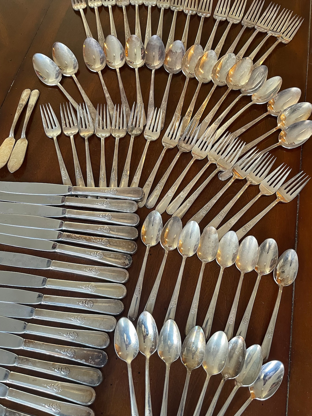 Holmes and Edwards Inlaid Youth Silverplate Flatware Service for 16 (82 ...