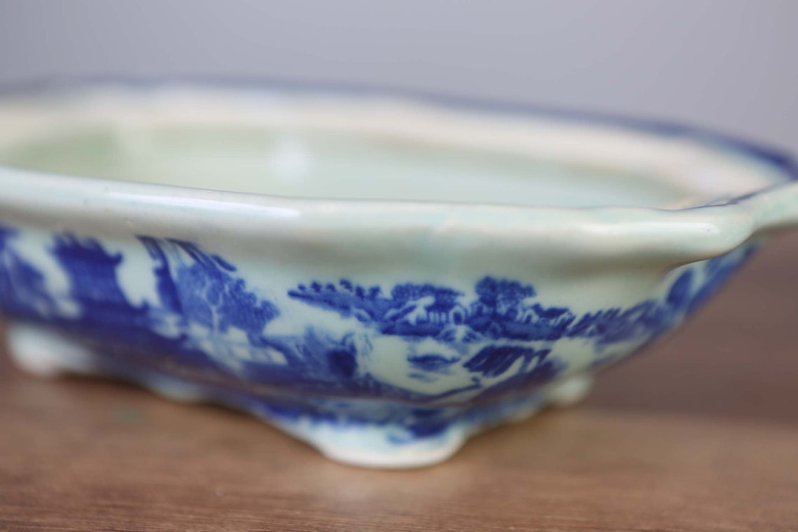 Vintage Victoria Ware Ironstone Blue Willow Oriental Casserole Bowl ...