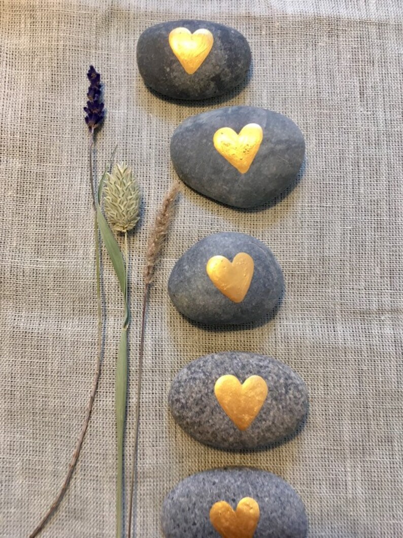 Stones guest gift wedding handpainted table decoration heart | Etsy