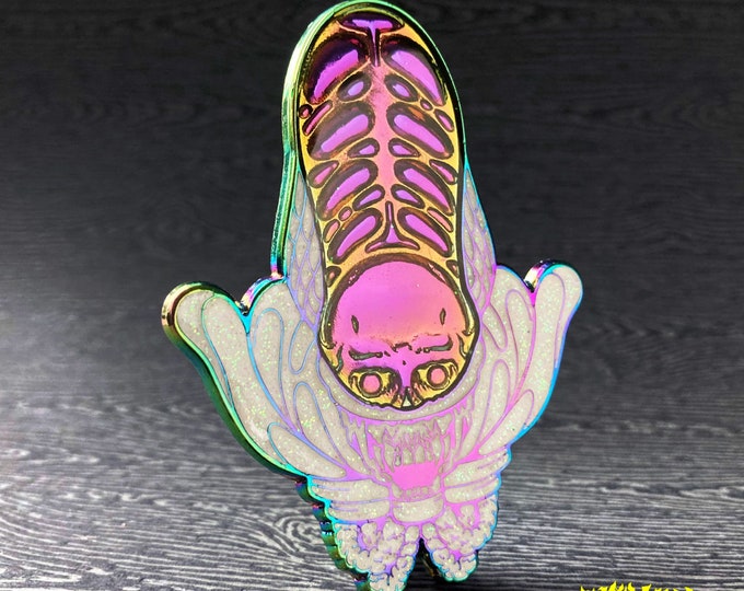 ALIEN Xenomorph V2 - Limited Edition Enamel Pin [opal Variant] - Etsy