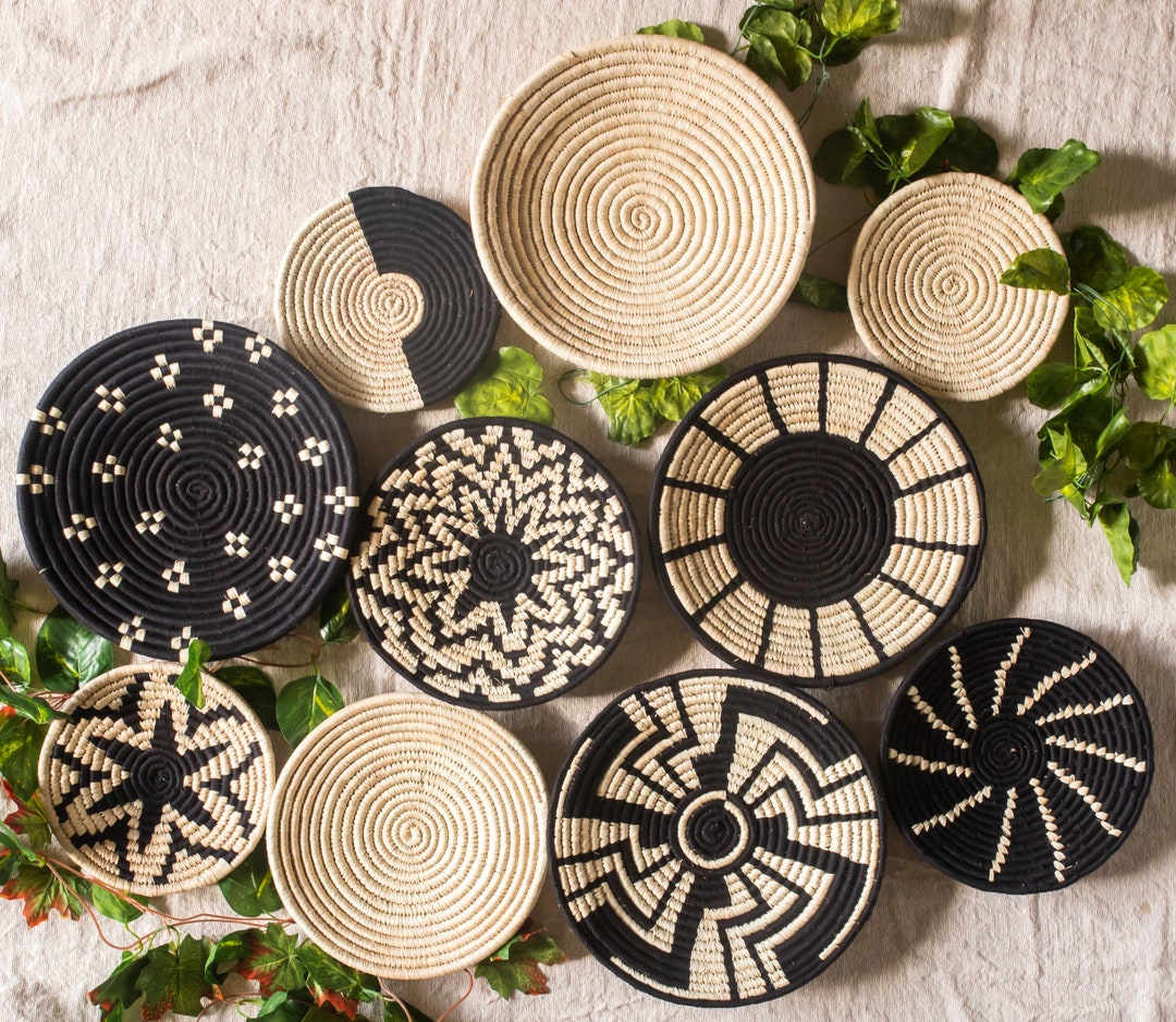 Black and Natural Sabai Grass Handwoven Baskets, Monochrome Plates, Set ...