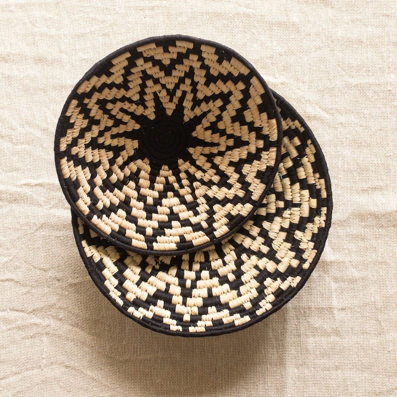 Black and Natural Sabai Grass Handwoven Baskets, Monochrome Plates, Set ...