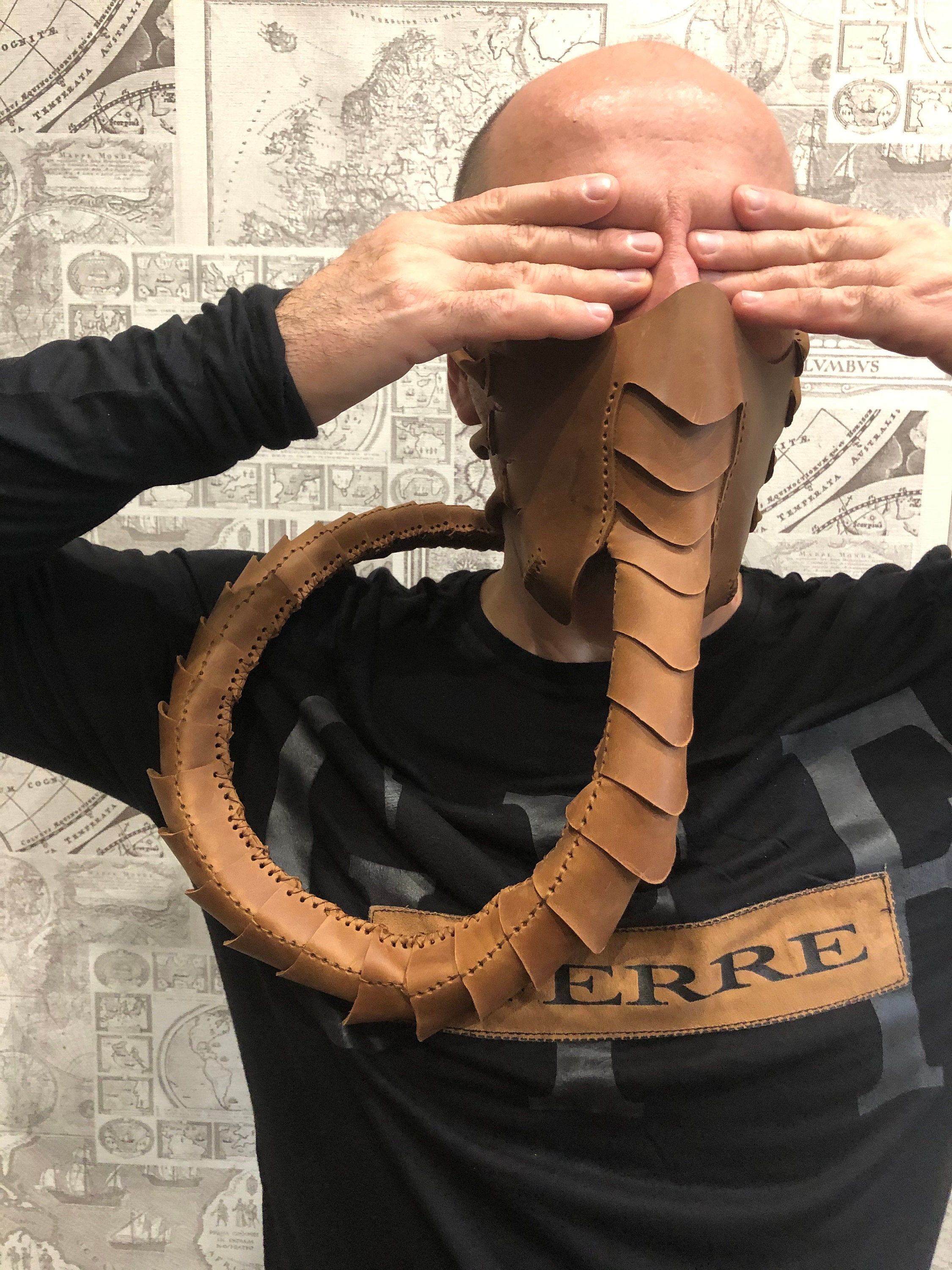 Facehugger Mask Alien Facehugger Mask Face Hugger Halloween Mask ...