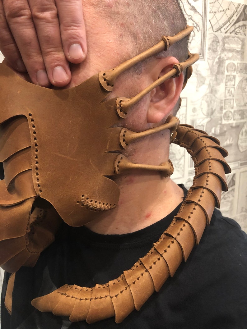 Facehugger Mask Alien Facehugger Mask Face Hugger Halloween Mask ...