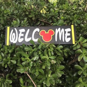 Disney Inspired Rustic Wood Welcome Sign Mickey Mouse - Etsy