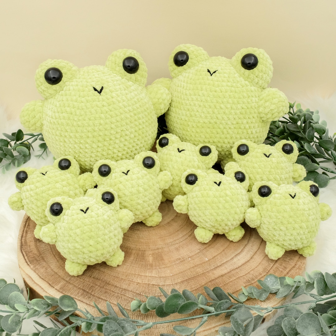 Soft Crochet Frog, Chunky Crochet Frog Plushie, Family Frog Toys, Big ...