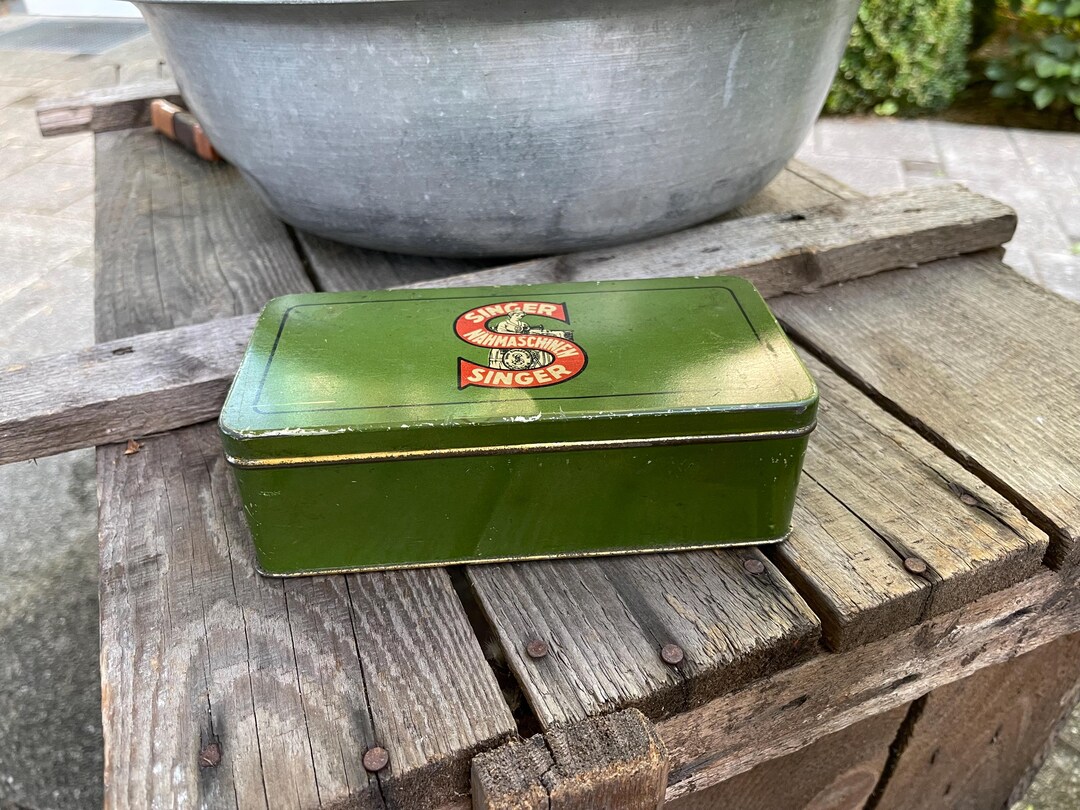 Vintage Singer Tin Can, Empty Sewing Machine Parts Can Green Red White ...