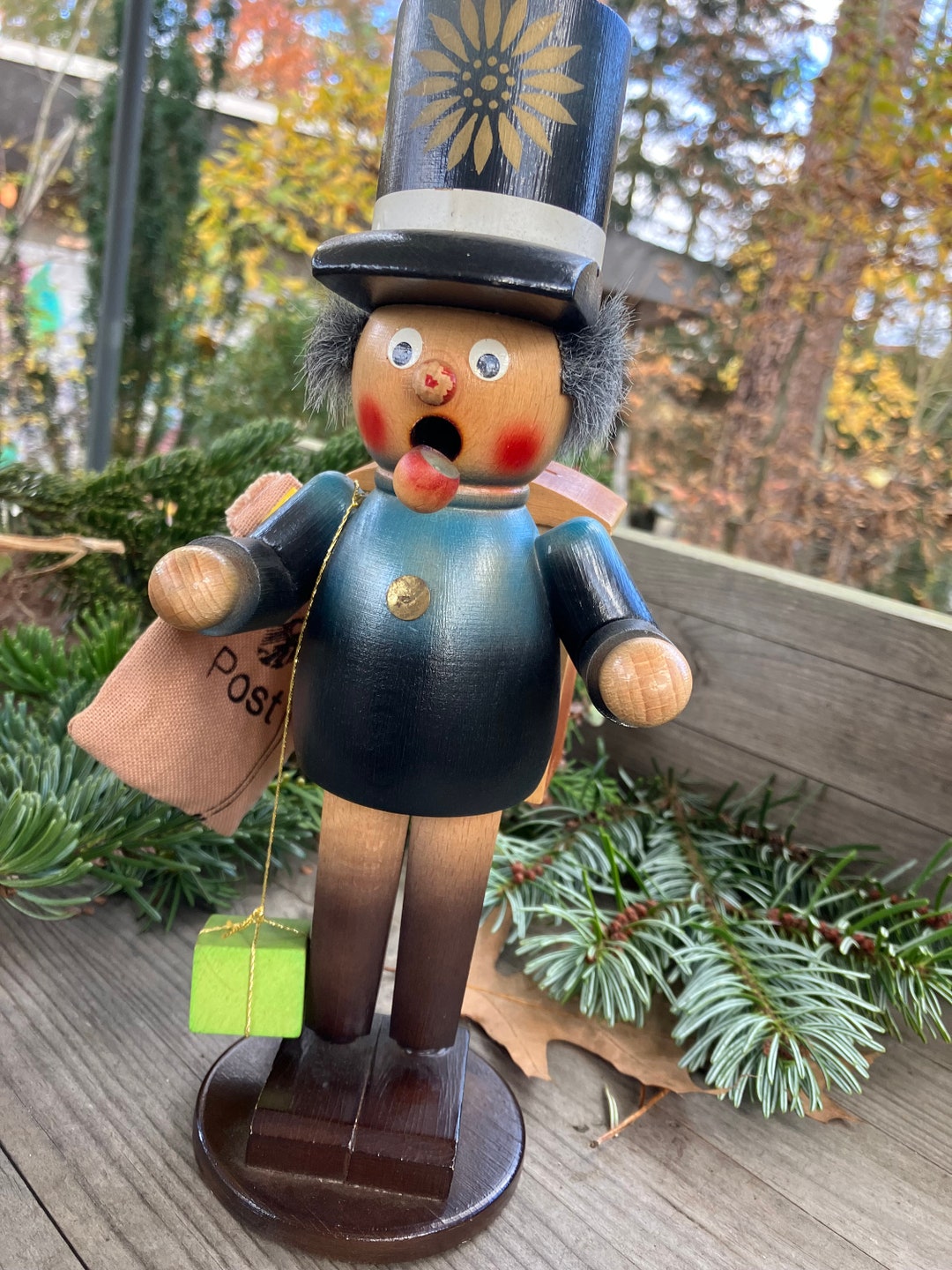 Smoking Man Postman Mailbox Parcels - Smoker Erzgebirge Seiffen R ...