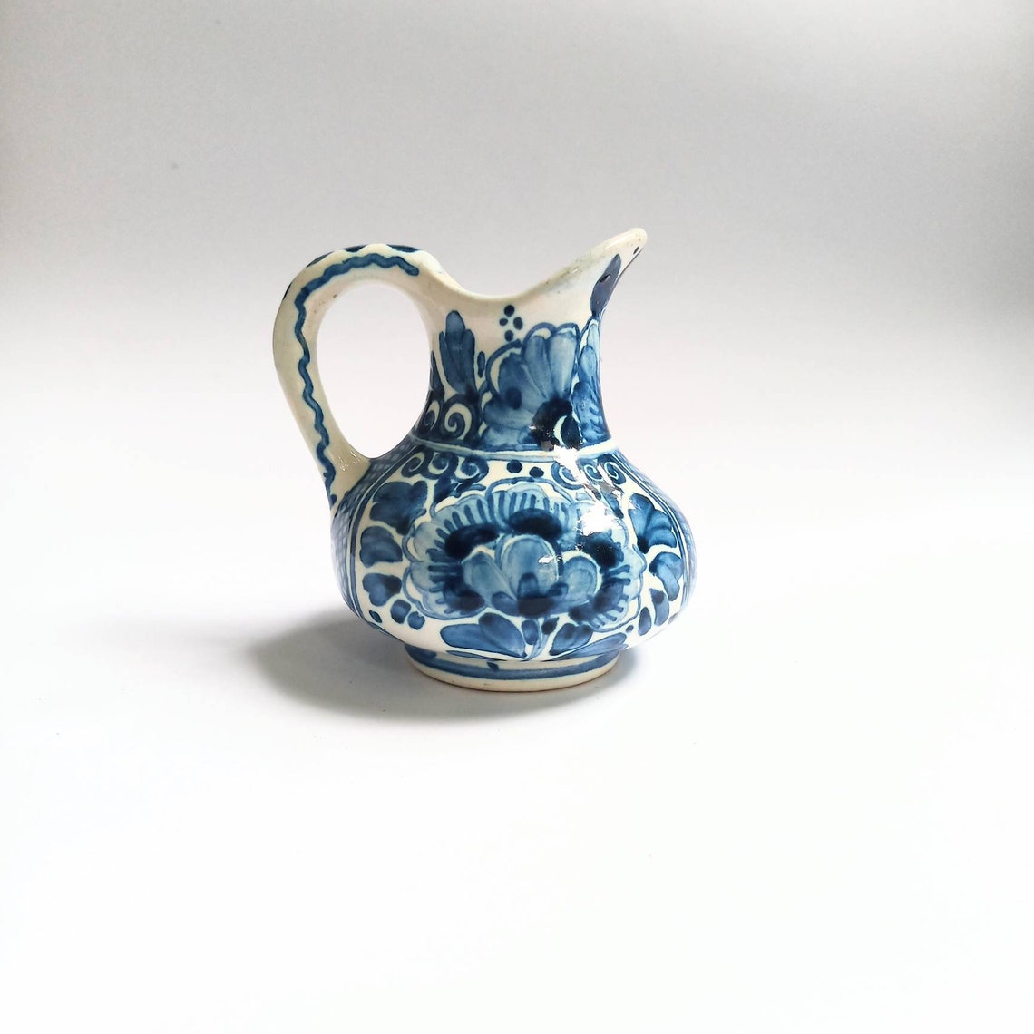 Small Delft Blue pitcher with a handle Dutch handpainted | Etsy