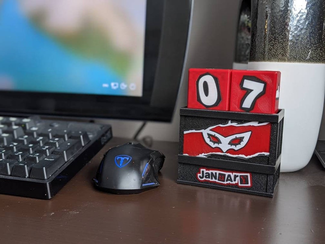 Persona 5 Desk Calendar - Interchangeable Character Panels Planner ...