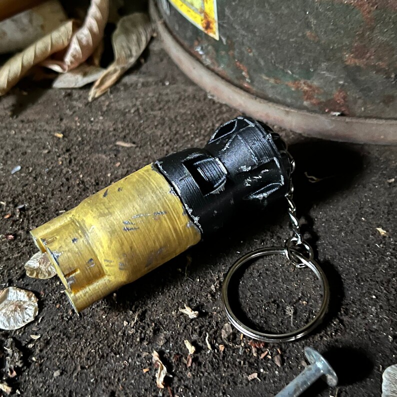 Fallout Fusion Core Keychain Replica - Etsy