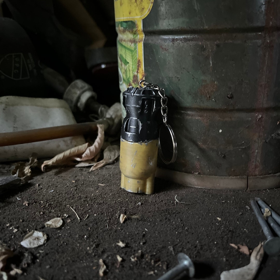 Fallout Fusion Core Keychain Replica - Etsy