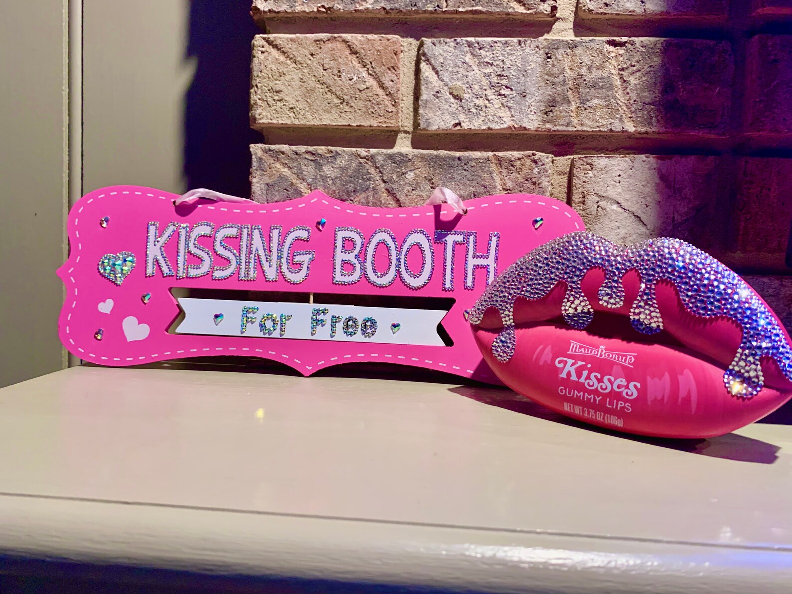 Rhinestone Kissing Booth Sign - Etsy