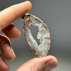 Oco Slice Crystal Necklace, Geode Slice Pendant With Chain - Etsy