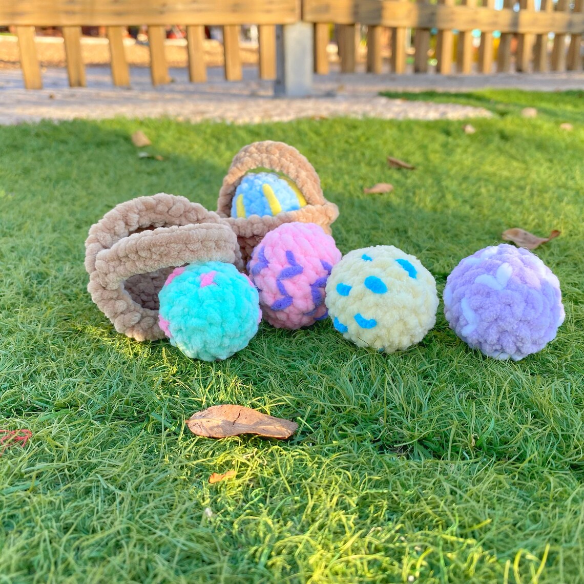 Easter Chick and Bunny With Basket and Eggs [ENGLISH ONLY] - Etsy